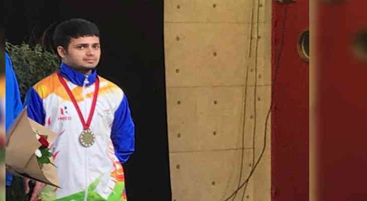 Shooter Manish Narwal wins Gold in Mixed 50m Pistol, Singhraj seals ...